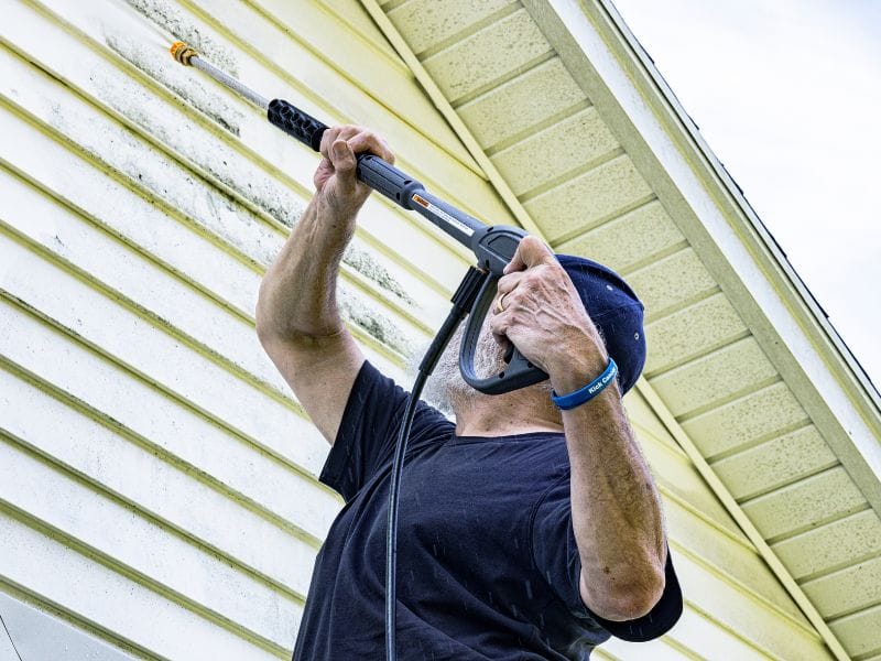 Soft Washing House Siding for Your Home Safety